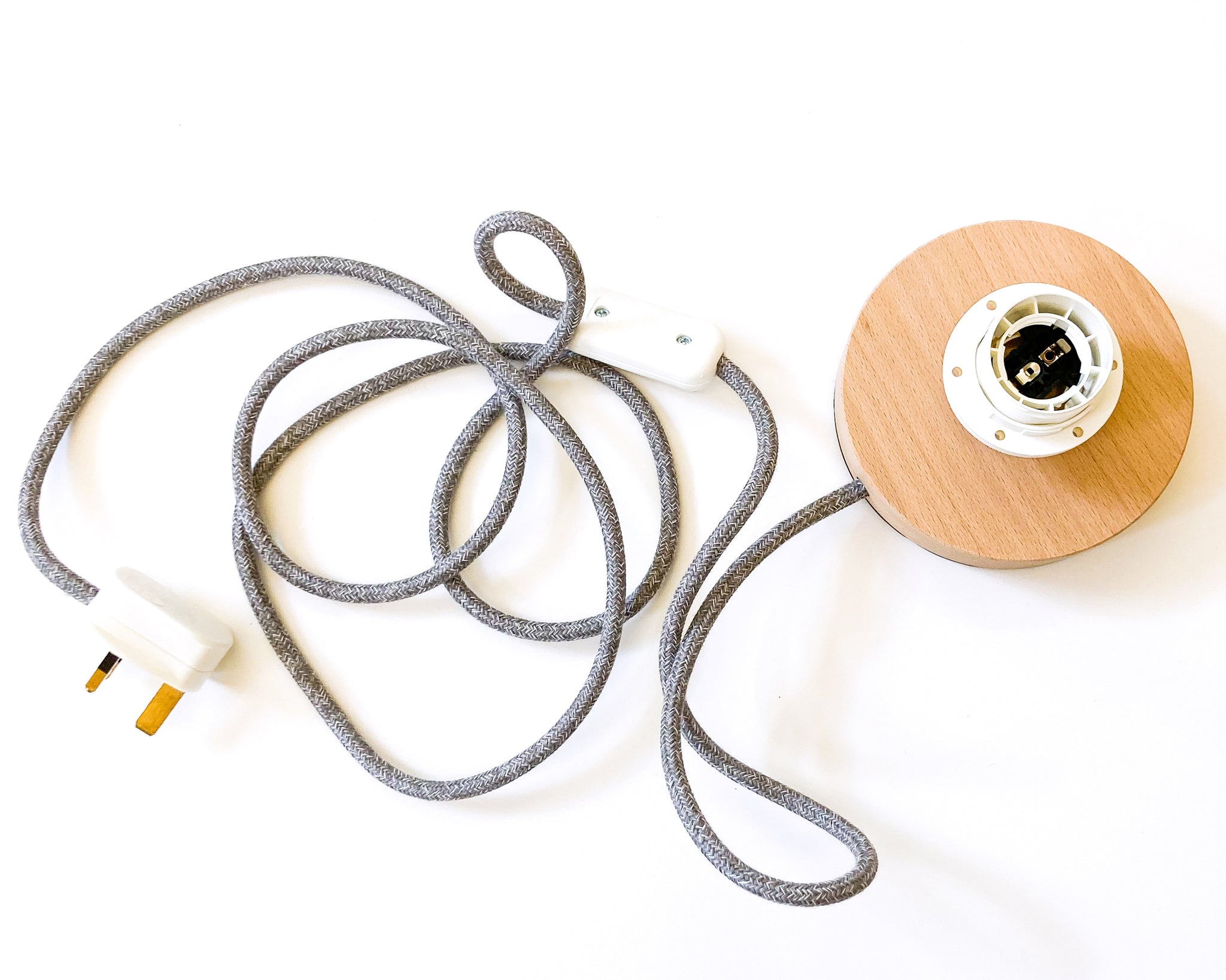 Sage green linen slim table lamp, with wooden base – lumelighting